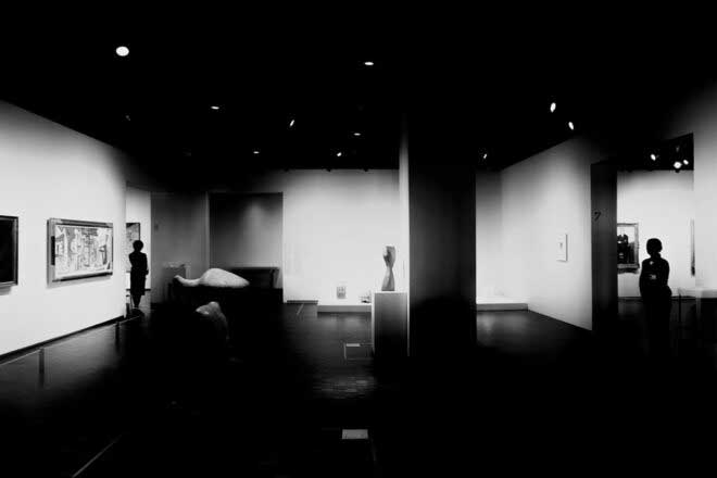 Museum guards by Jake Romm | Dodho